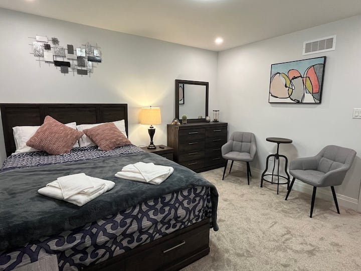 Tidy, Private Beautiful Room - Windsor