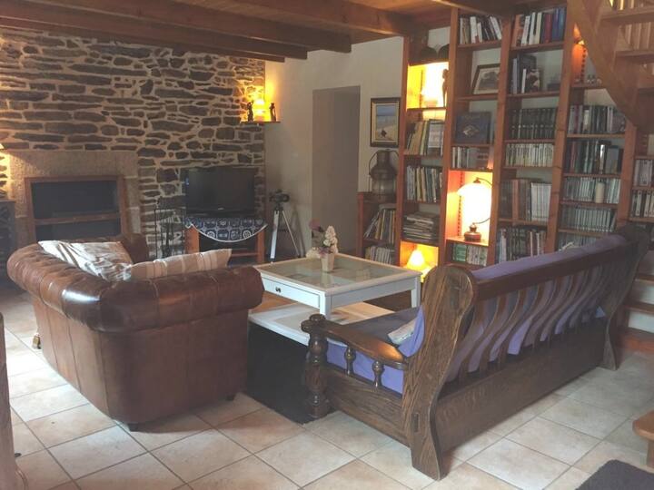 Pays Bigouden: Old Renovated Breton Cottage - Pont-l'Abbé