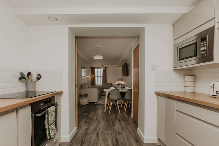 Station House Cheltenham, Serviced Apartment 2 - Cheltenham