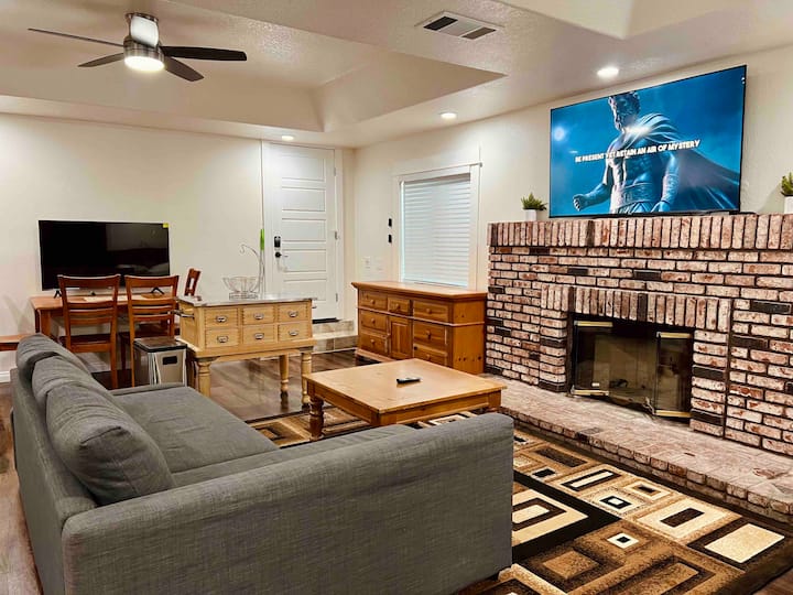 Spacious Studio - Close To Disney & Sunny Beaches - Irvine, CA