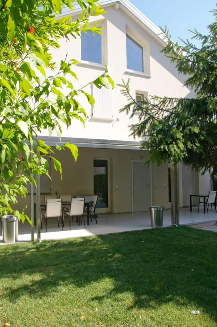 Oasi In Centro Con Giardino - Cervia