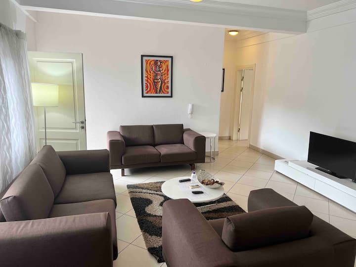 Prestigious 2brm Pad At The Ridge, Accra - Accra