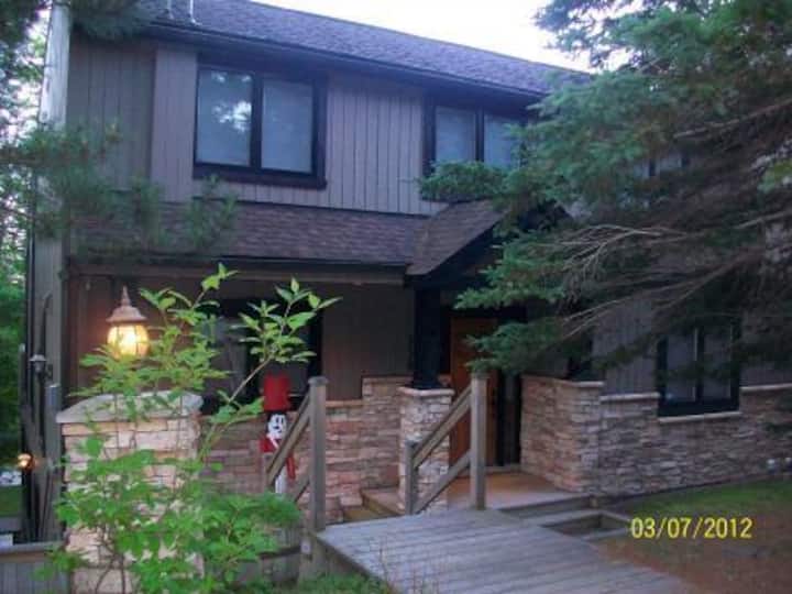 5 Star Ski In Ski Out Private Sauna & Hottub 130df - Mont-Tremblant