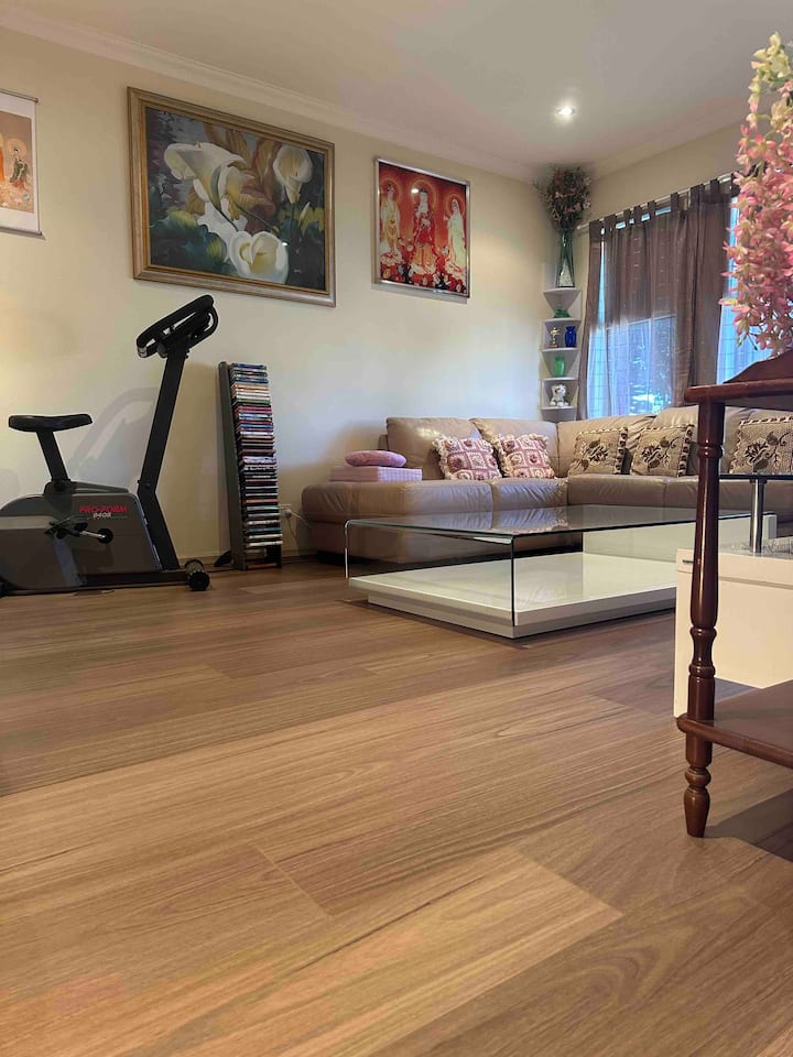 A Cosy & Luxury Place To Stay - Blacktown