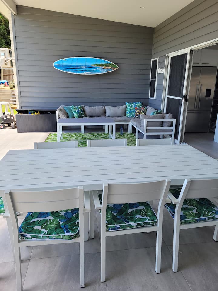 Large Private 4 Bedroom Home. - Coolum Beach
