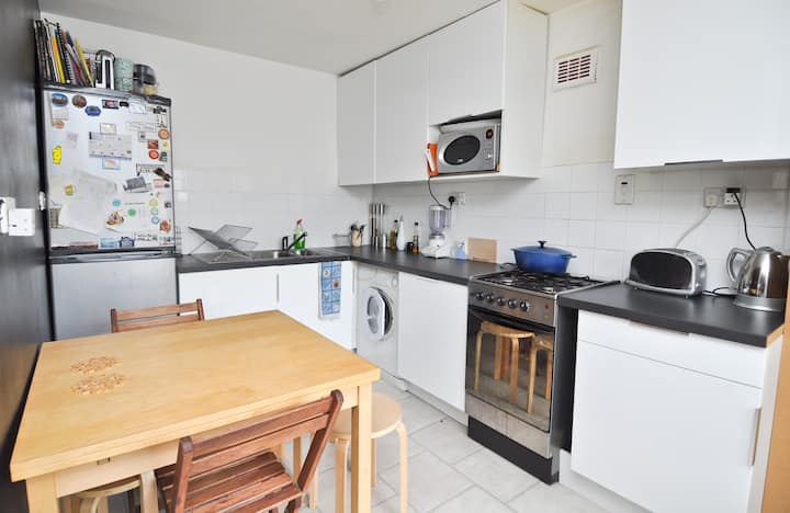 A Warm, Bright, Spacious, Beautiful One Bed Flat - London