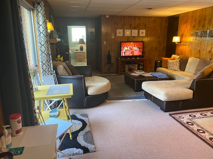 Private Entrance Basement Guest Suite - High Point, NC