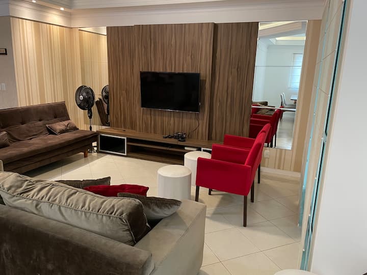 Apto Amplo A 170 Mts Da Orla, Vista Lateral Do Mar - Itapema