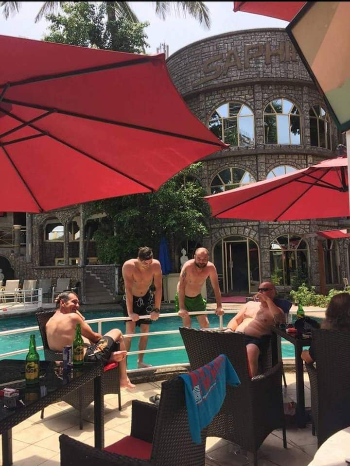 Charmant Hôtel Avec Piscine - Brazzaville