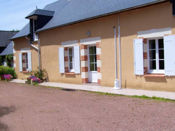 Maison à La Chapelle-aux-choux. - Château du Lude