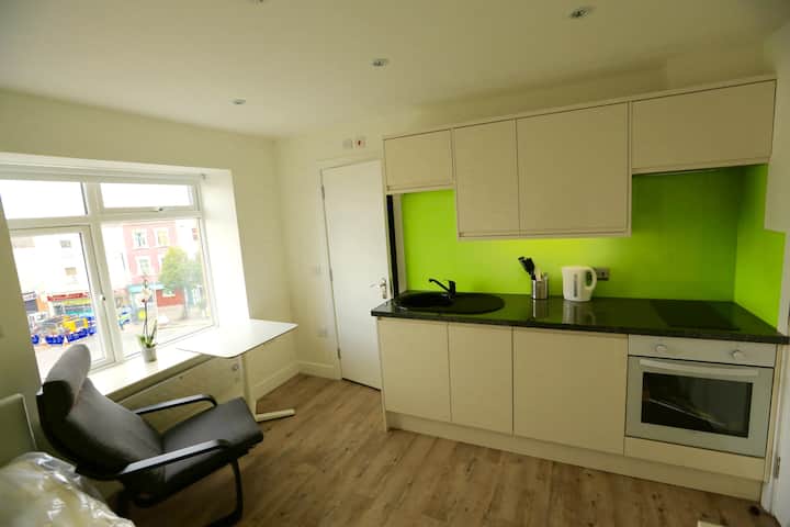 Budget Bristol Central Studio - Bristol