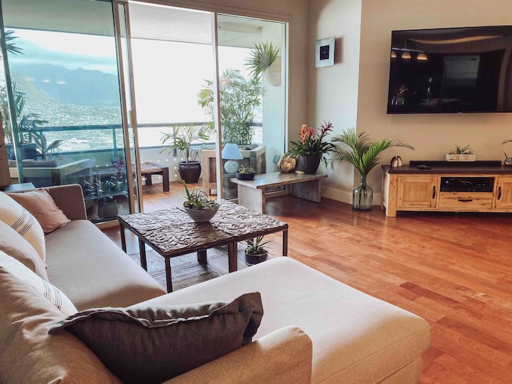 The Penthouse Modern Luxury  In Waikiki - Honolulu