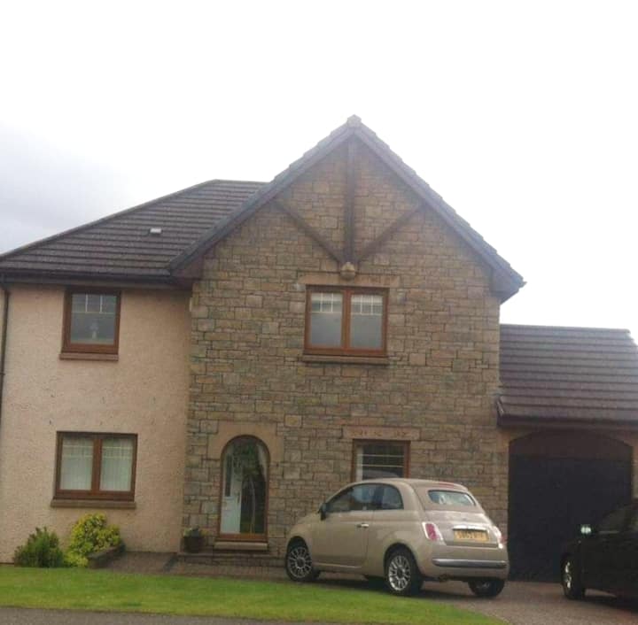 Lovely Single Room Available In A Large House - Fife