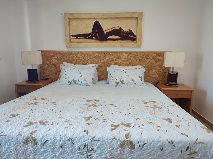 Estúdio Do Orlando Em Lagos - Lagos