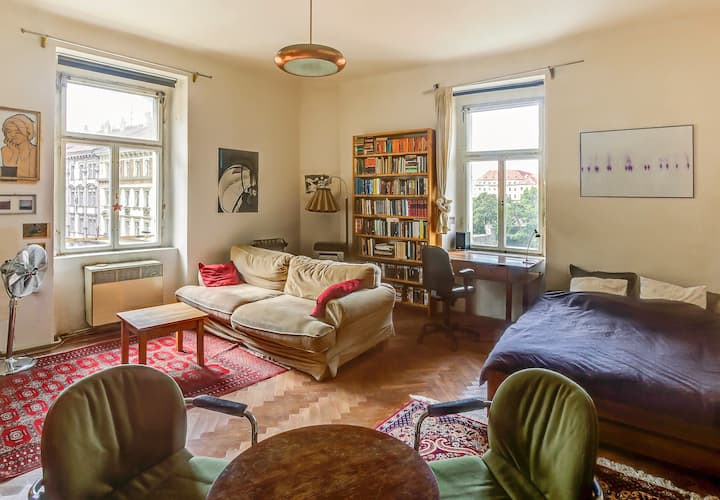 Bookseller's Sunny Flat - Prag