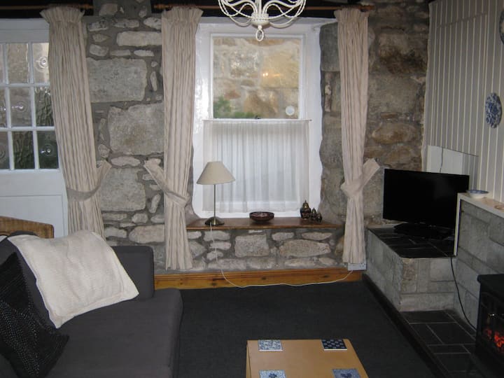 Mousehole. Two Bedroom Cottage. 30 Yards To Beach! - Mousehole