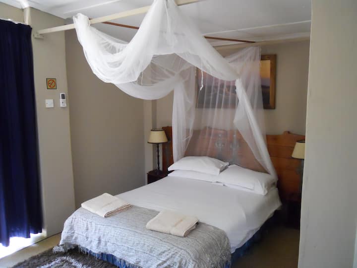 Lorries Bed And Breakfast - Victoria Falls