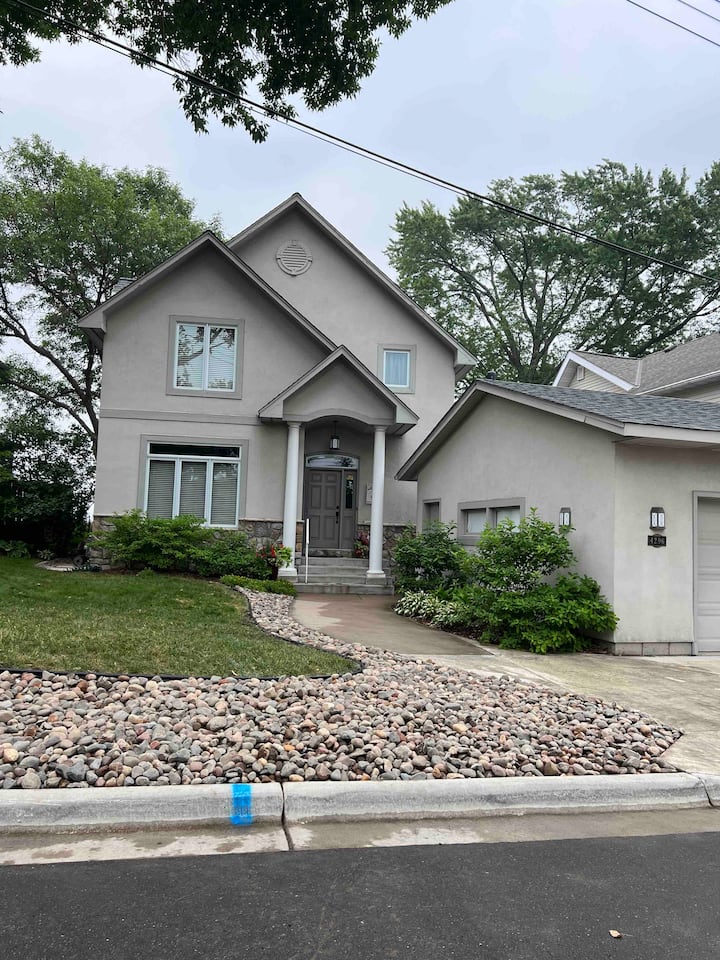 Exceptional - Lakefront Homewhite Bear Lake - White Bear Lake, MN