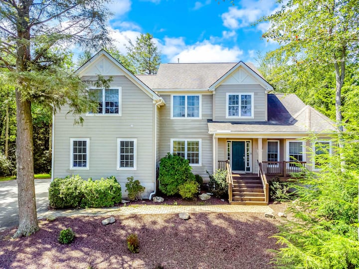 Spacious Vacation Home In The Heart Of The Poconos - Pocono Lake