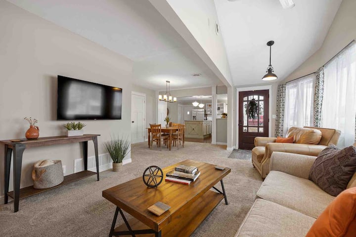 Lovely 3 Bedroom , Radon Free, With Garage. - Rapid City, SD