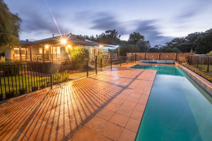 Secluded Country Feel Home - Recently Renovated - Yallingup