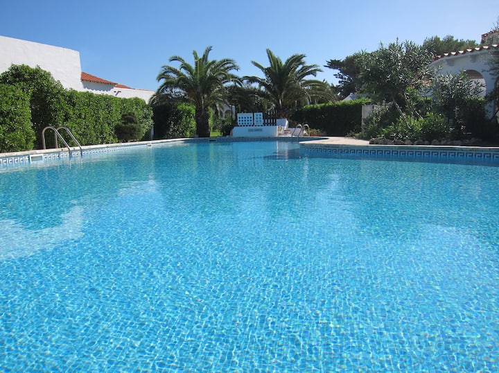 Charming cottage on the beach, garden and pool