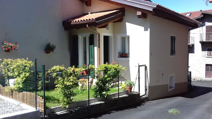 Casetta Con Giardino. Casa Nicolino - Verbania