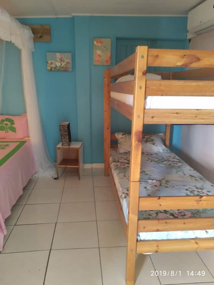 Chambre D'hôtes Tata Gnagna   La Chambre Famille - Mayotte