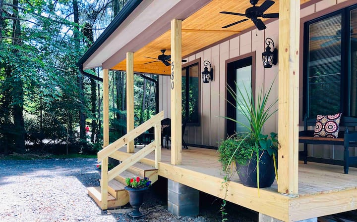 380 Guest House On East Main Street - Brevard, NC