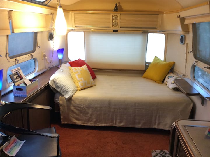 Airstream/Garden/Hot Springs Nearby - Campers/RVs for Rent in Desert ...
