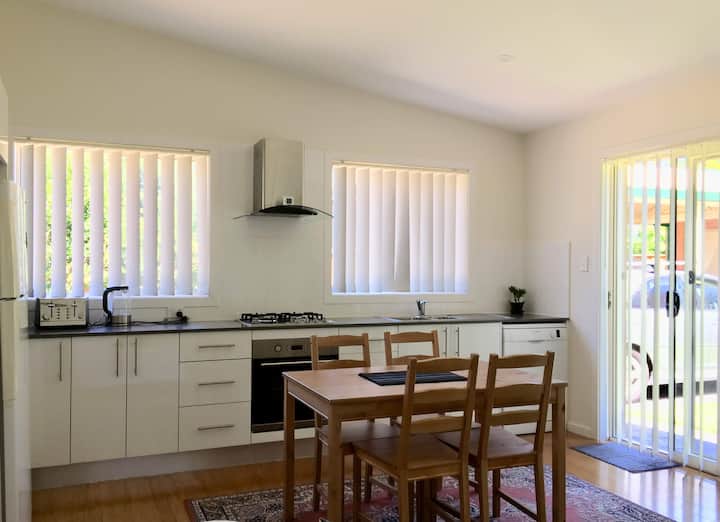 Clean & Comfy 2-br Granny Flat Close To Bus/train - Hornsby
