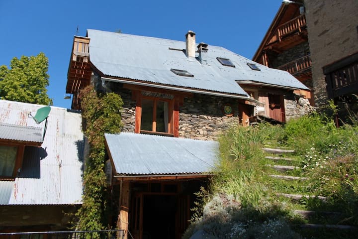Appartement Pour 6 Personnes Dans Grange Rénovée - Le Bourg-d'Oisans