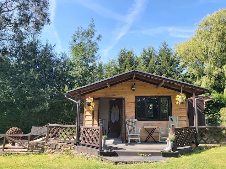 Jessie's Cabin - Unique Eco Friendly Log Cabin - Exeter