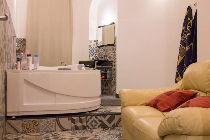 Jacuzzi Home... And Cathedral - Catania Airport (CTA)