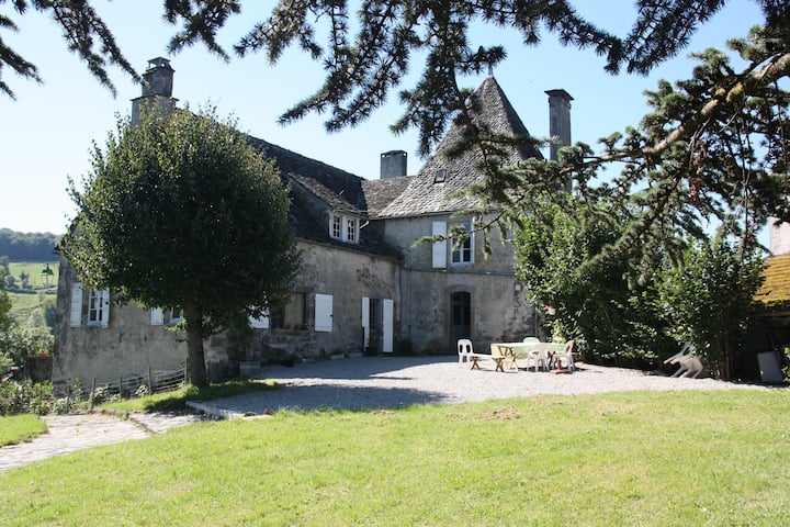 Grande Maison De Famille Avec Parc. - Cantal