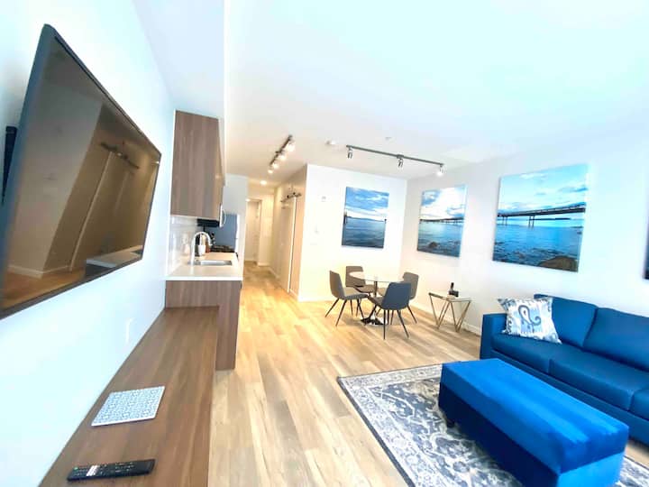 Perfect Brand New Condo In The Heart Of Sidney - Sidney