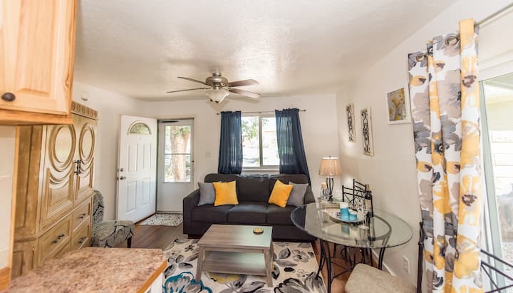 Fast Wi-fi, Pets W/no Fees, Location, Fencedyard - Colorado Springs, CO