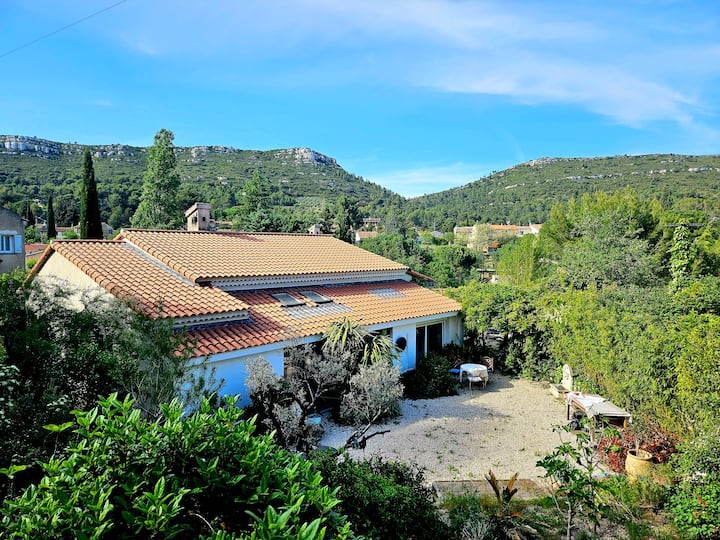 Maison D'artiste De Charme En Provence - La Bouilladisse