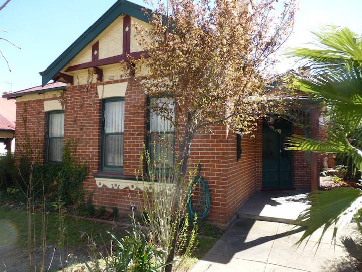 "Luxury On Wyse" - Albury