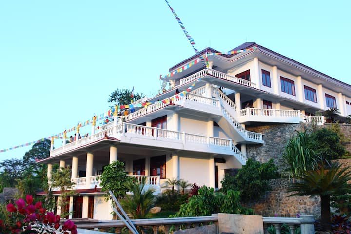 Mountain View Villa Dharma With Garden - Trawas