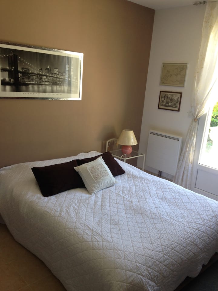 Une Chambre Dans Une Maison Familiale Calme - Sarlat-la-Canéda