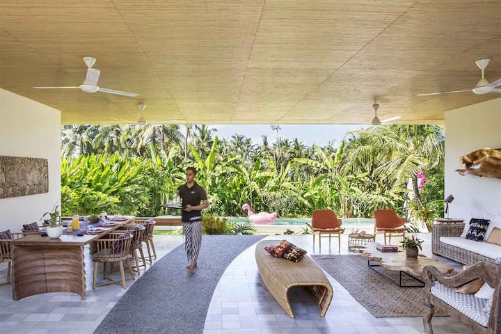 600 Metres To Saba Beach. Luxurious 11br Complex! - Australia