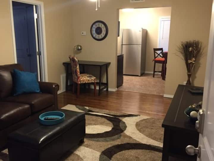 Redbud Place, Condo #2 ($59 Per Night 30 Nights+) - Pauls Valley Lake, OK