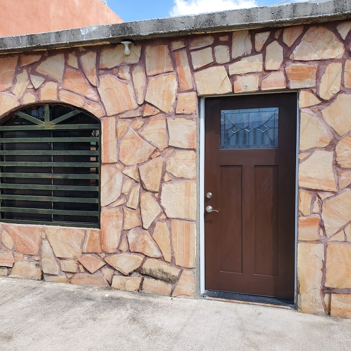 2 Bedroom-home, Huge Space With Outdoor Firepit - Piedras Negras
