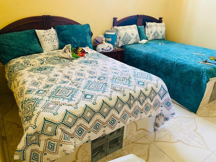 Amazing 2 Double Bed Room With Living Room - Port-au-Prince
