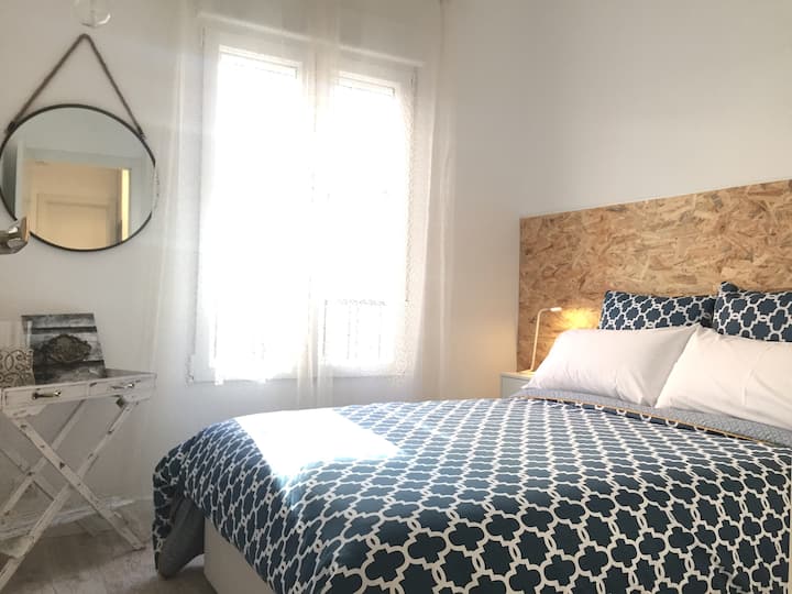 Apartamento Peñuelas. Cozy 2/4 Pax Apartment - Madrid