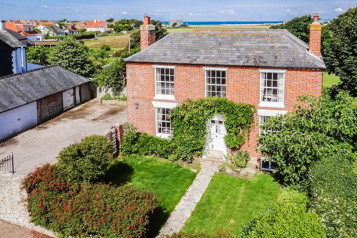 Gorgeous Manor 8 Bedrooms, Dogs, Beach 5 Mins Walk - United Kingdom