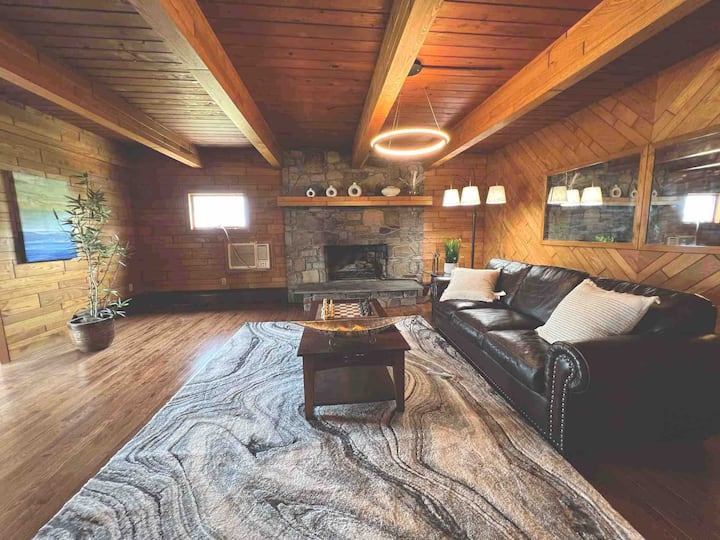 Premium Waterfront House! - Barrington, RI