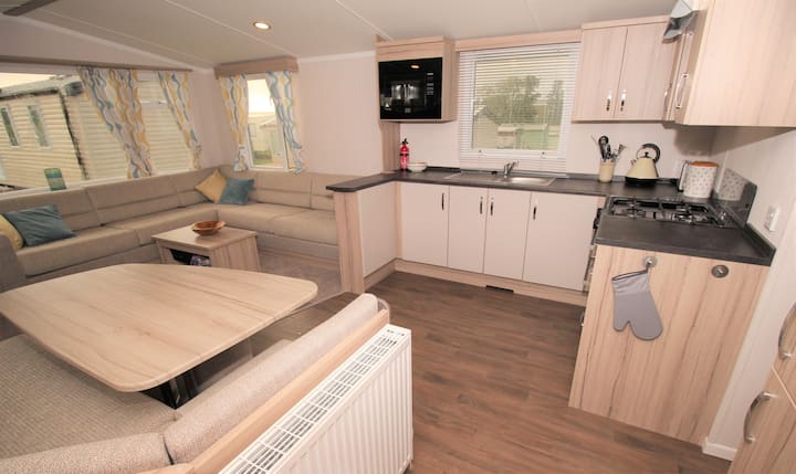 Caravan To Rent In Porthilly, Rock - Padstow