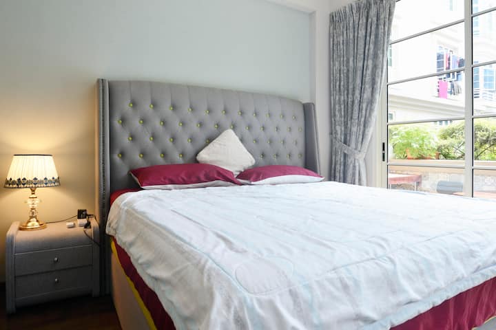 Renovated Master Bedroom & Own Bathroom@east Coast - Singapore
